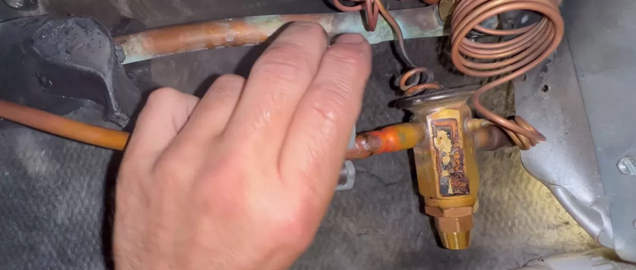 How a Thermostatic Expansion Valve Works in AC Systems